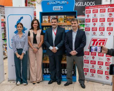 Emprendedores guayasenses exhiben sus productos en cadena de supermercados