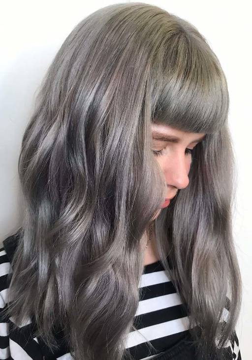 Balayage, ombré, entre otros estilos que ayudan a disimular las canas