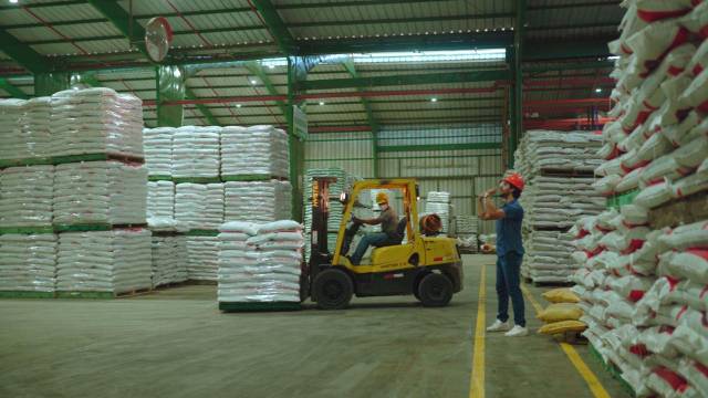 VIDEO Desde la Fábrica de Agripac: ¿cómo se hace el balanceado para el mejor camarón del mundo?