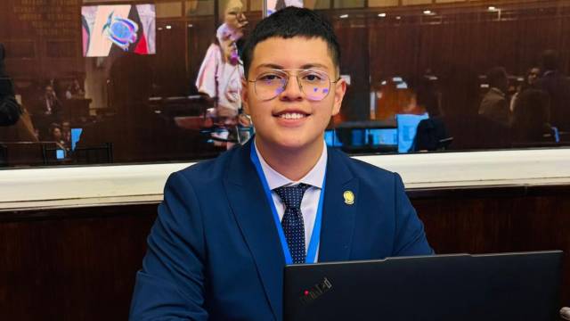 La historia del hermano de Pablo Escobar: ciego, sobrevive con lo justo ...