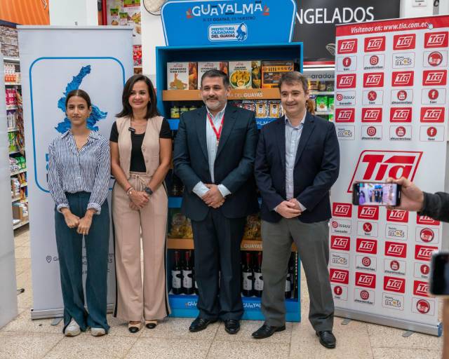 Emprendedores guayasenses exhiben sus productos en cadena de supermercados