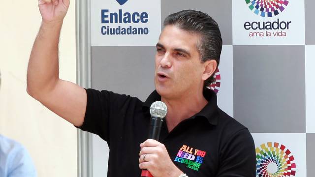 Francisco Rivadeneira fue separado de su cargo como ministro de ...