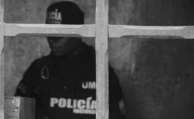 Dictan Prisión Contra Un Sargento De Policía Por Incumplir Boleta De