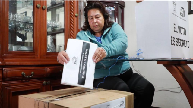 CNE inaugura la jornada de 'Voto en Casa' en el marco del Referéndum y ...