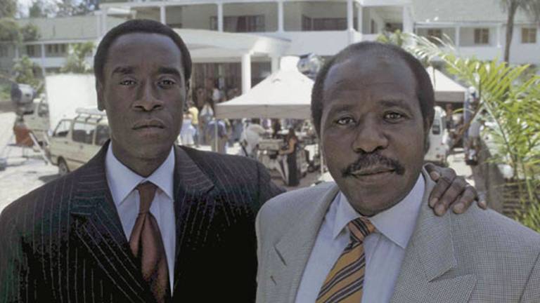 Héroe de “Hotel Ruanda” en prisión preventiva por terrorismo