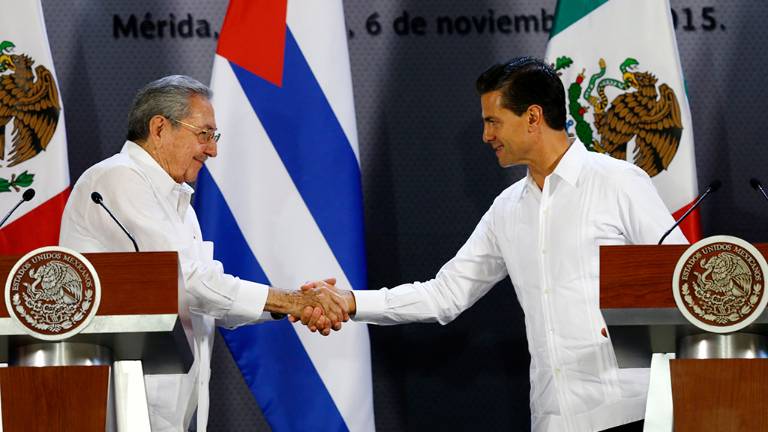 Cuba y México renuevan lazos de "hermandad indestructible"
