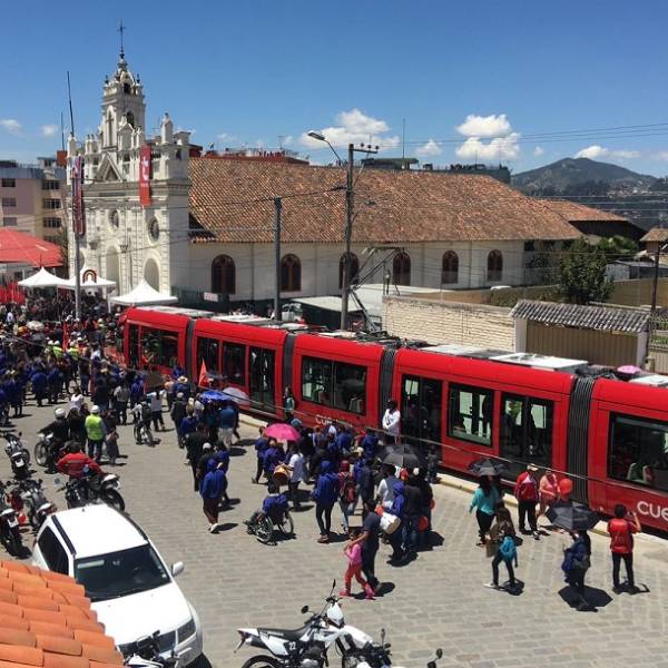 Por fiestas de fundación, tranvía de Cuenca realiza ruta