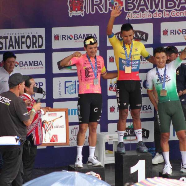 Jonathan Narváez y Miryam Núñez, campeones nacionales de ciclismo de ruta