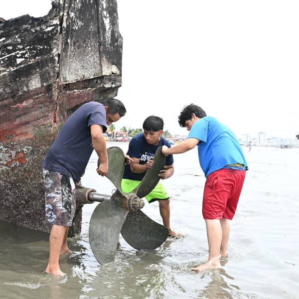 Gobierno ofrece apoyo a pescadores afectados por incendio que destruyó ...