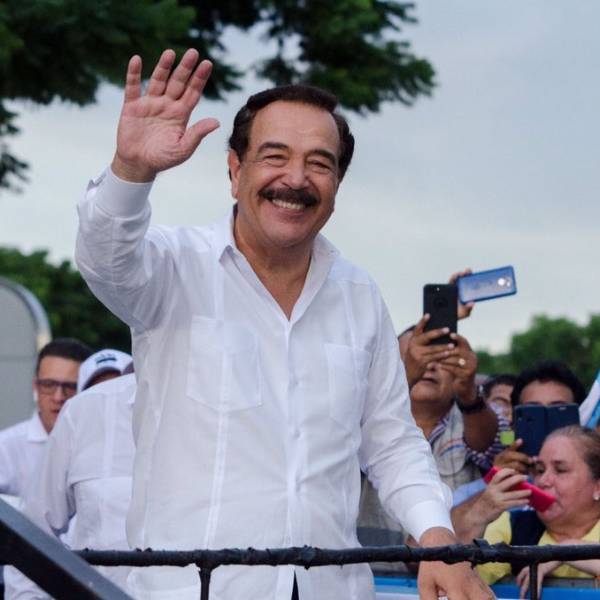Nebot culmina Alcaldía con el "deber cumplido y el afecto"