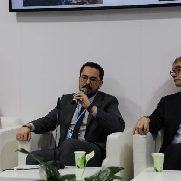 Ecuatoriano llevó invento para reducir plásticos en mares a la COP25