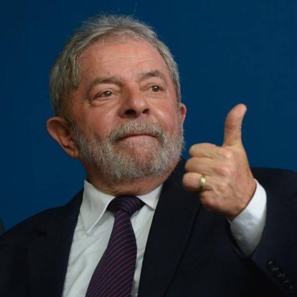 Lula sería candidato en 2018 y llama a "seguir luchando"